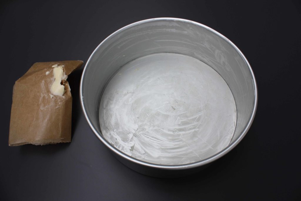 A Basic Cook - How to Grease and Line a Cake Tin